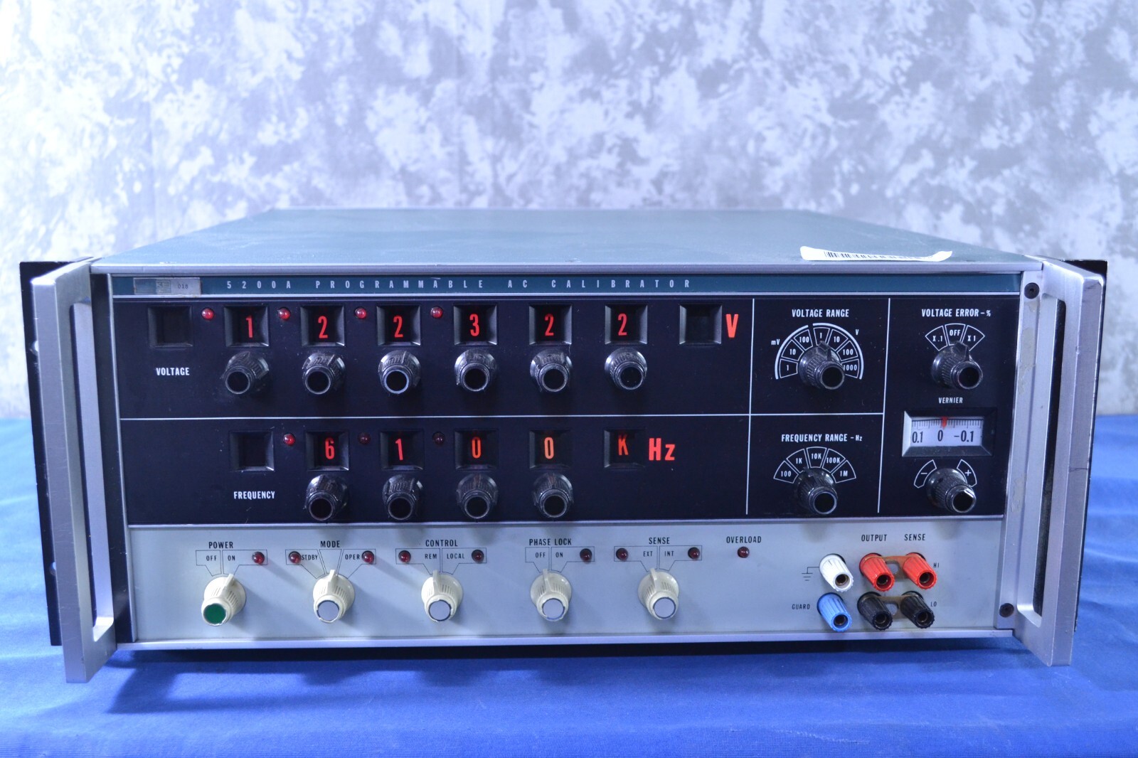 Fluke 5200A Programmable AC Voltage Calibrator (C091101) | eBay