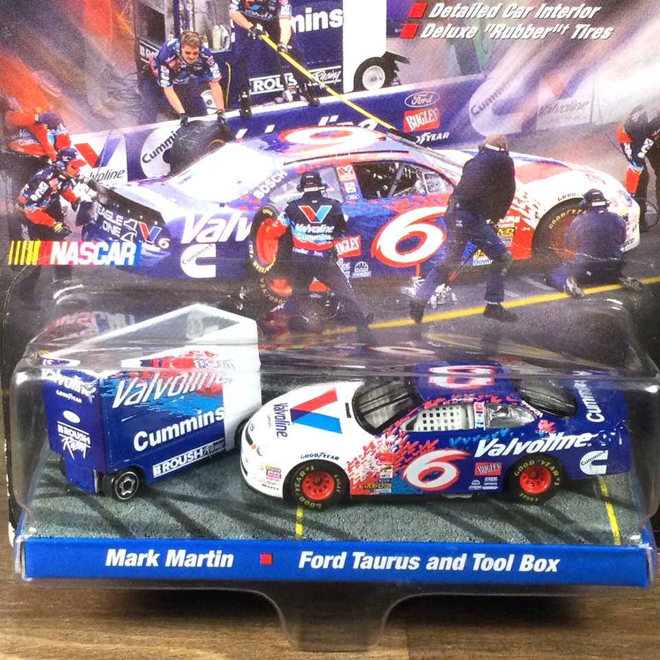 1998 Hot Wheels Pro Racing Pit Crew Mark Martin Ford Taurus & Tool Box ...