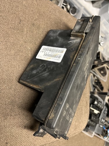 2007 Dodge RAM 2500 3500 Diesel Cummins OEM TIPM Fuse Box 04692116AF | eBay