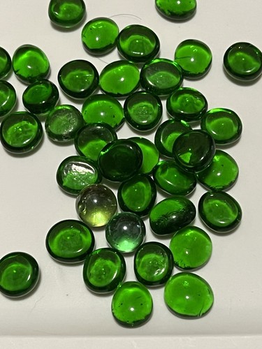 LOT OF APPROXIMATELY 39 LOOSE DARK GREEN GLASS GEMS CTM5 | eBay