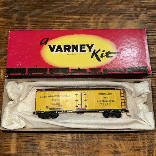 VTG HO SCALE VARNEY KIT FRUIT GROWERS EXPRESS REFRIGERATOR CAR #39780 ...