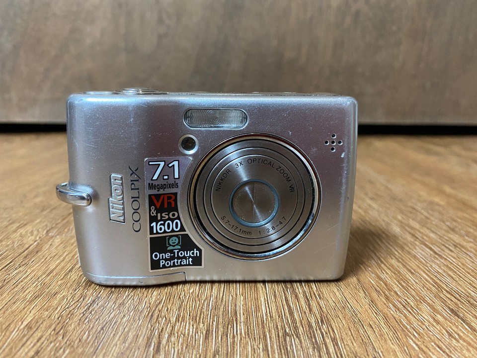 Nikon Coolpix L12 7.1MP Digital Camera Silver Tested - Works - READ | eBay