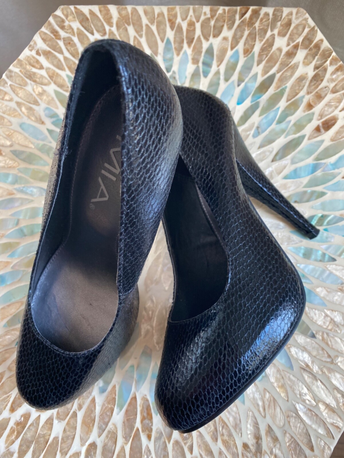 Black Mia pumps, heels. snake skin pattern, size 6.5 … - Gem