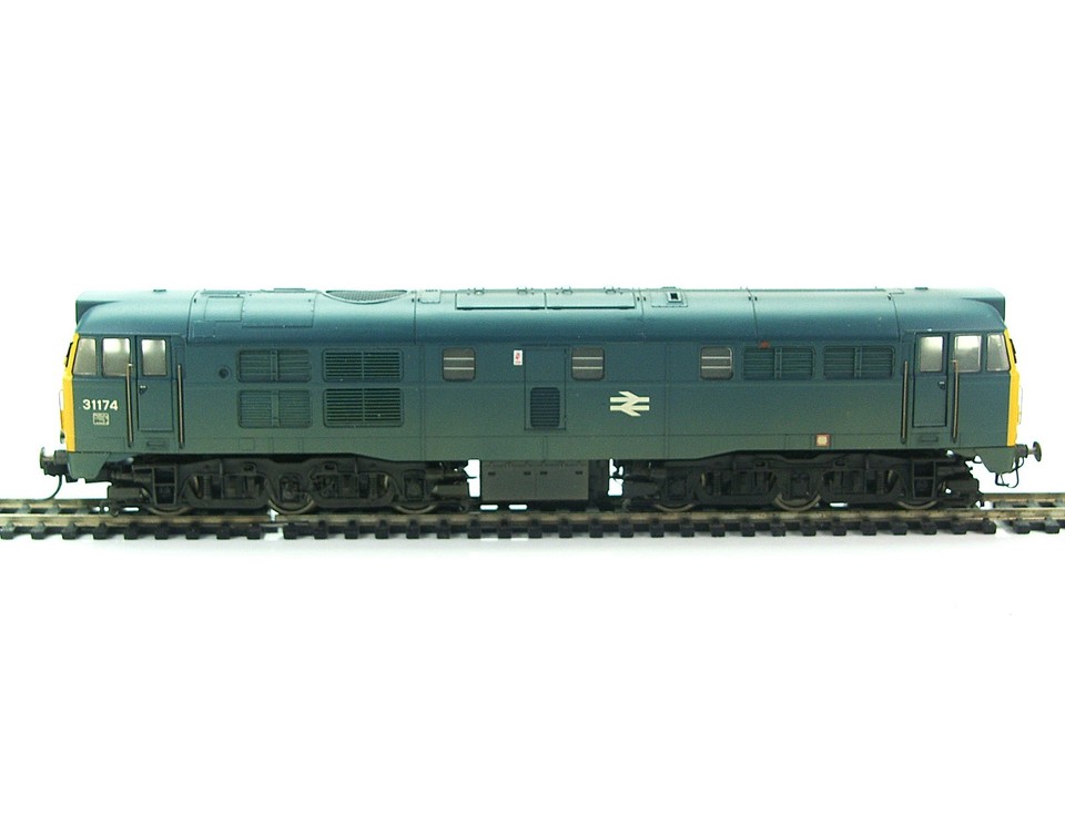 Hornby R2413A OO Gauge Class 31 BR "31174" Weathered Diesel Locomotive ...