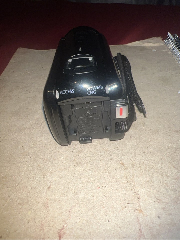 Canon VIXIA HF R62 (With extra kastar battery, charging doc and 64 gb ...