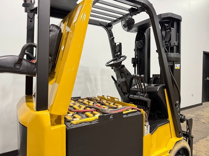 2016 CATERPILLAR EC25N 5,000LB 3 STAGE CUSHION ELECTRIC FORKLIFT STK ...