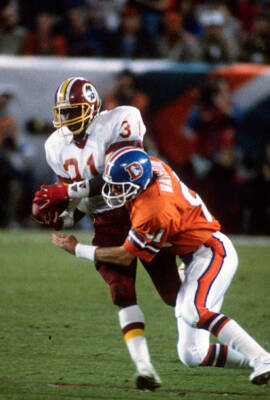 Allen Harvin Washington Redskins gets tackled by Steve Watso Football ...