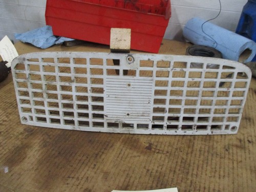 IH Farmall 560 460 Front Grille Upper Insert Panel NICE! Tractor | eBay