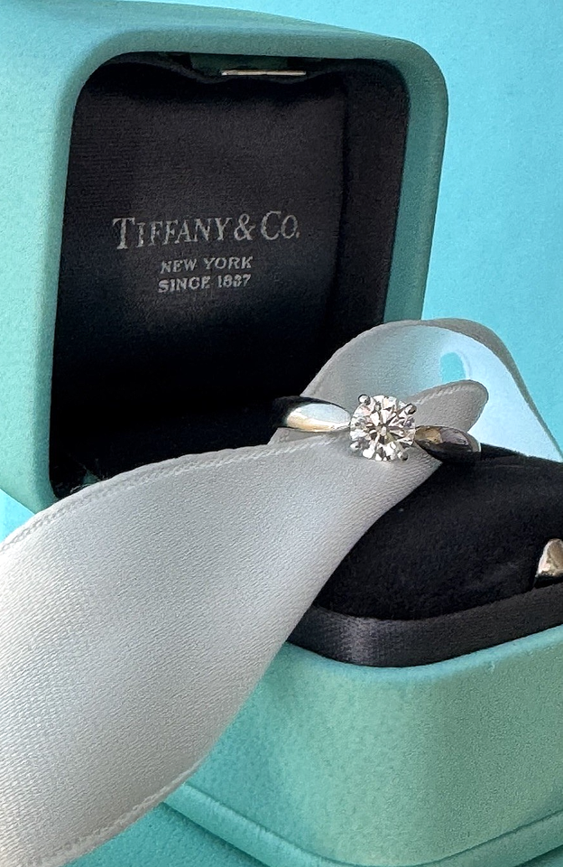 $8,200 TIFFANY & CO. HARMONY .55 F VVS1 DIAMOND PLATINUM ENGAGEMENT ...