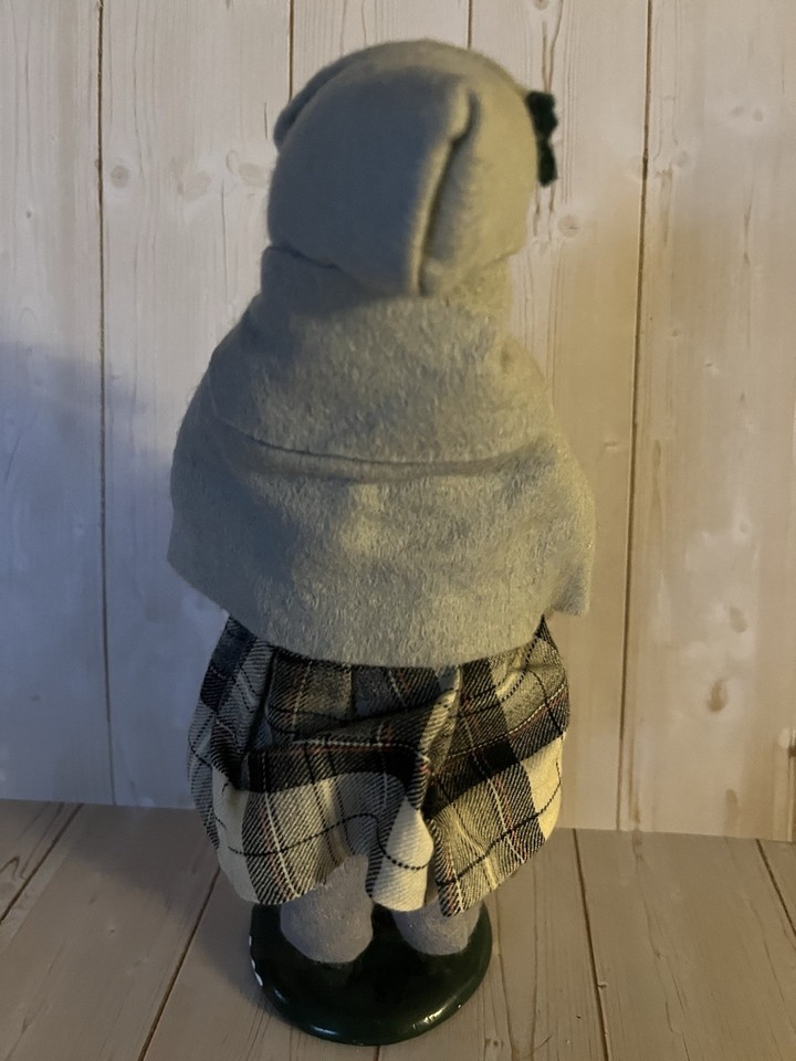 Byers’ Choice Vintage 1990 Caroler Girl Skater With Ice Skates ...