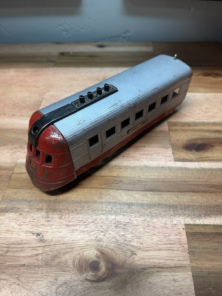 Lionel Prewar 1700E Red & Silver Junior Streamliner Loco Power Car ...