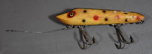 Vtg. Heddon Flaptail Musky Series 7050 - Glass Eyes - 5 1/4" Spotted ...