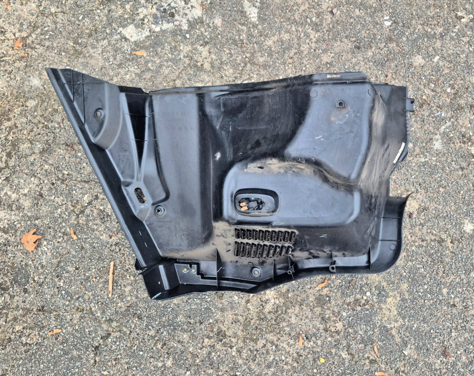 OEM Mazda 323F BA 94-98 interior plastic trim right rear boot ...