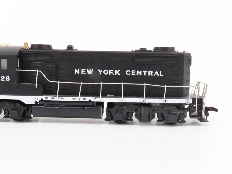 HO Scale NYC New York Central GP20 Diesel Locomotive #5628 UNPOWERED | eBay
