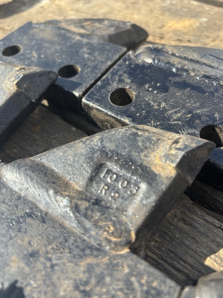 Ditch Witch Shark Tooth Trencher Teeth Group | eBay