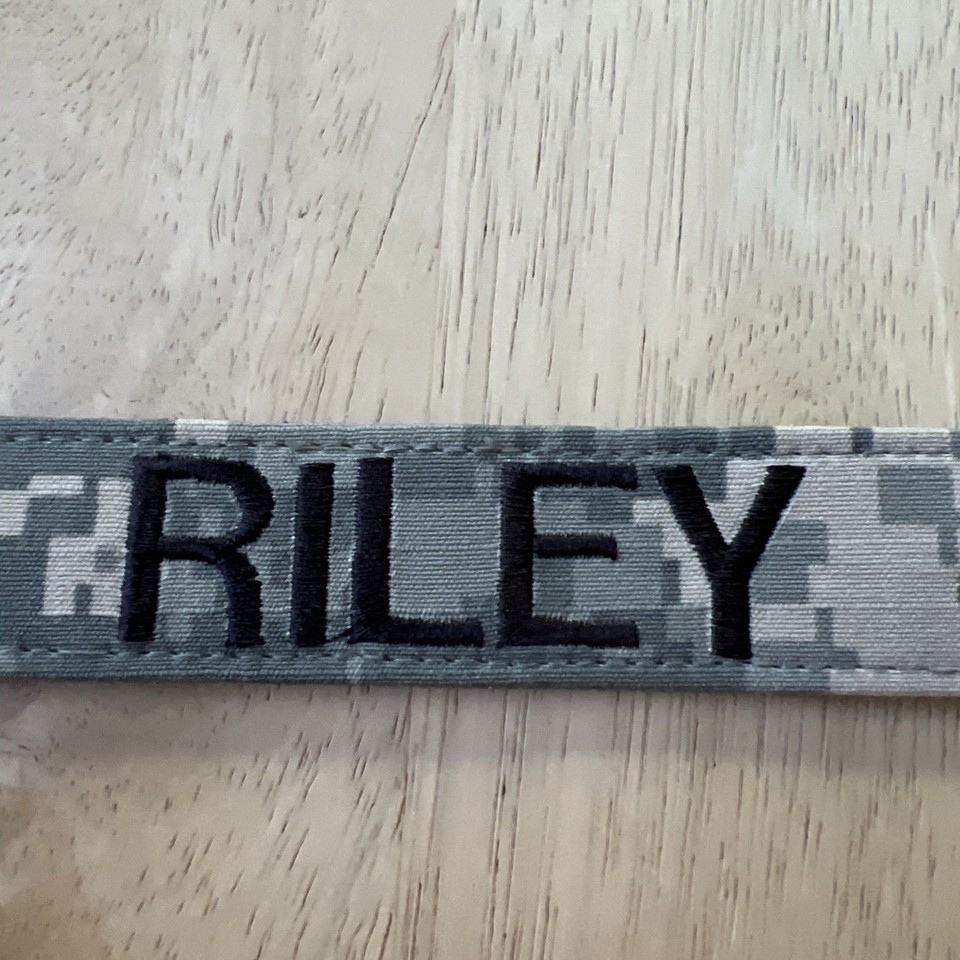 MILITARY PATCH Digital Camo HOOK AND LOOP ACU TAPE WITH NAME RILEY | eBay
