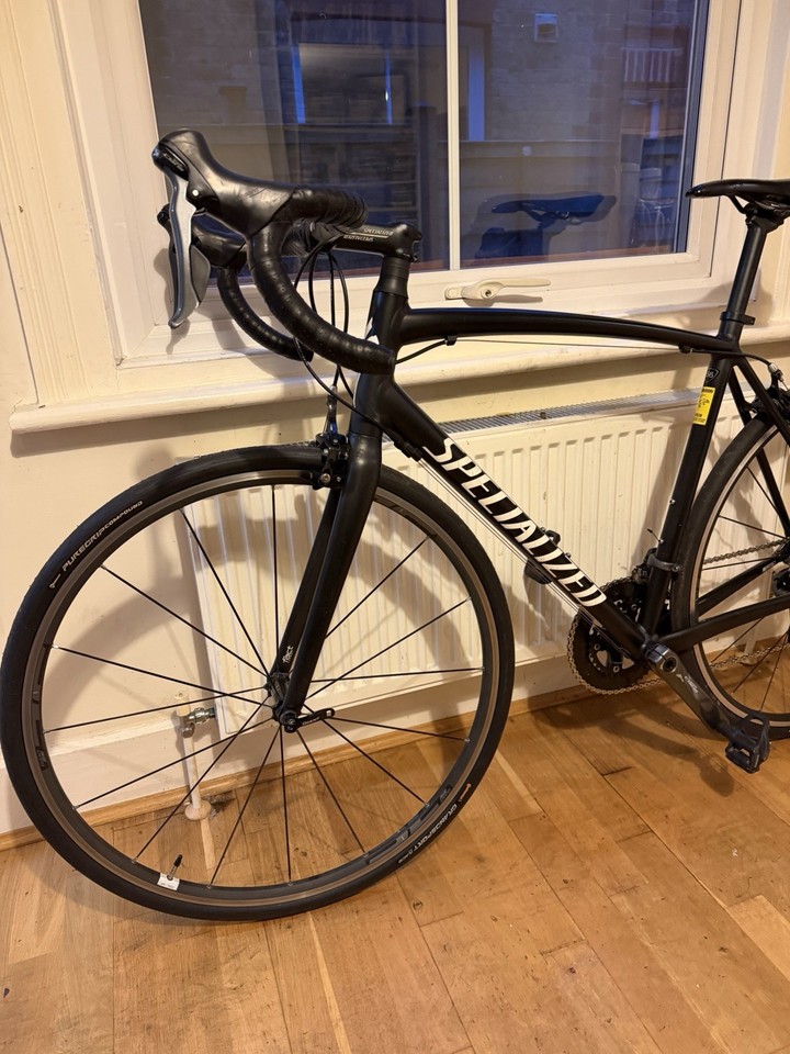 Specialized Allez Road Bike 56cm. Ready to ride immediately. Collect ...