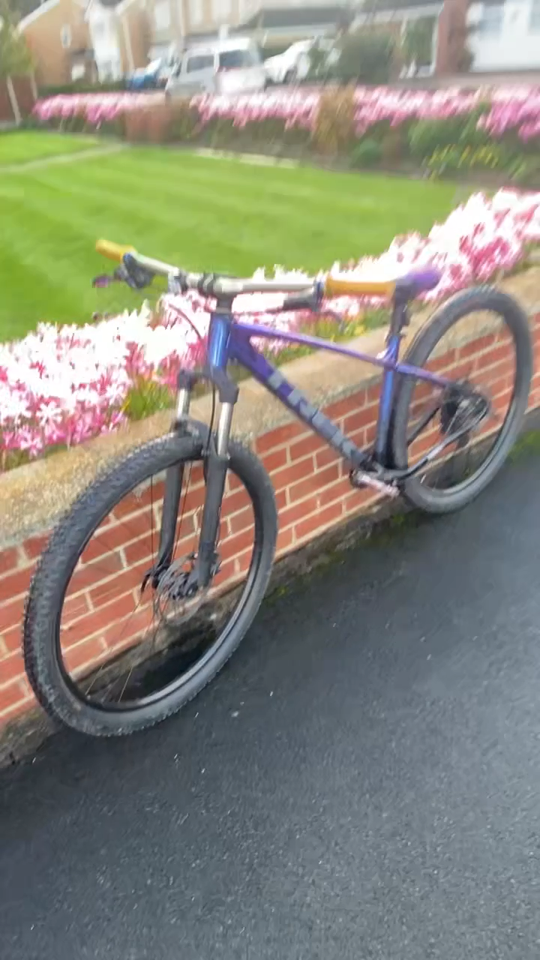 2025 Trek Marlin 5 Gen 3 Medium 29inch wheels Mountain Bike only 3 months old | eBay UK