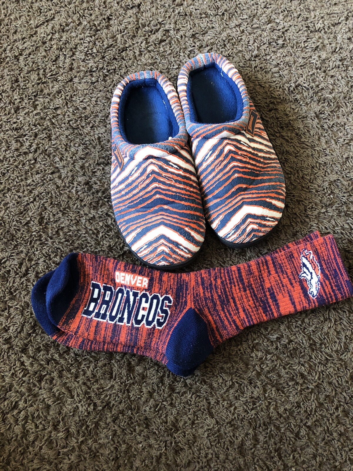 Men's Zubaz Slippers, Denver Bronco colors of Orange/navy/white, AND ...