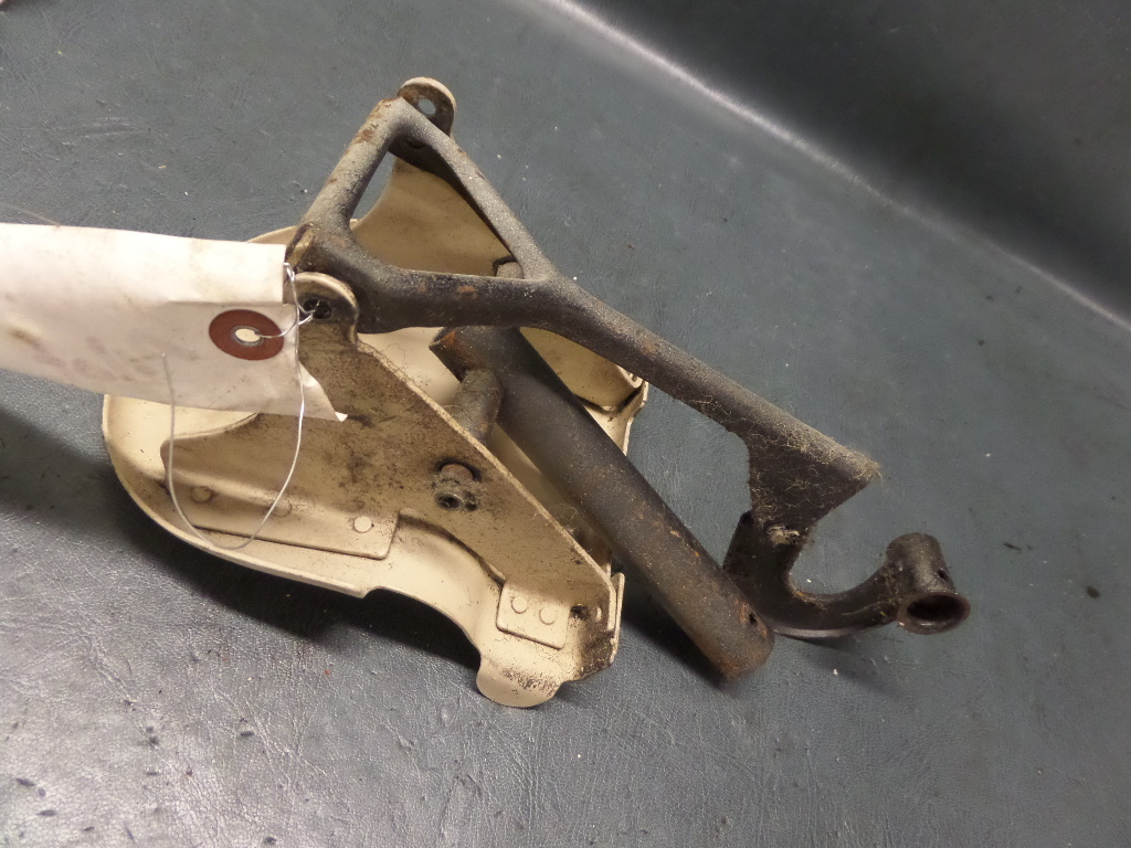 CESSNA 172C SKYHAWK AIRCRAFT PILOT SIDE RIGHT RUDDER BRAKE PEDAL ASSY ...