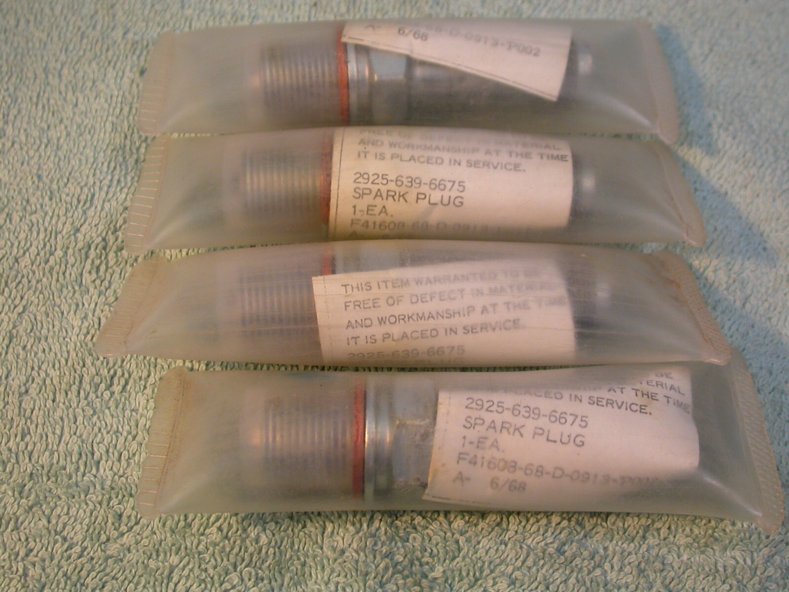 Cessna Champion REB37N Spark Plugs lot of 4 NOS still sealed 2925-639 ...