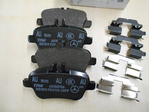 Mercedes-Benz original Bremsbeläge Hinterachse A-Klasse W176 CLA180 ...