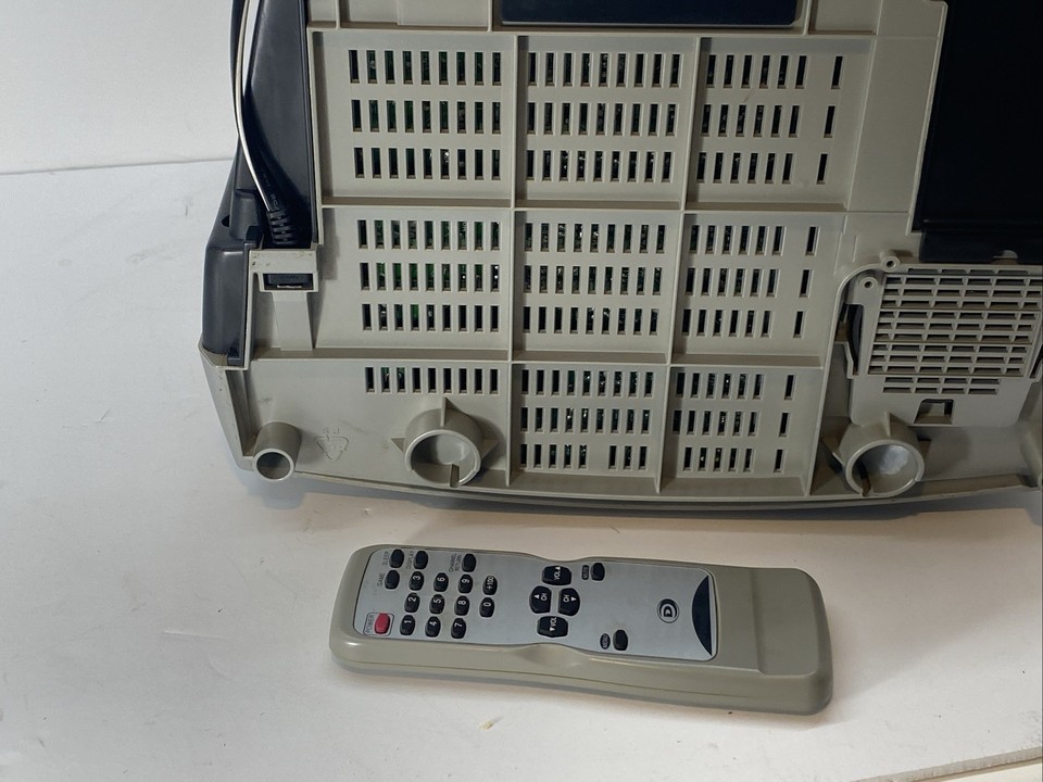 Durabrand DWT1304 13" Vintage Color Television TV Retro Gaming Working ...