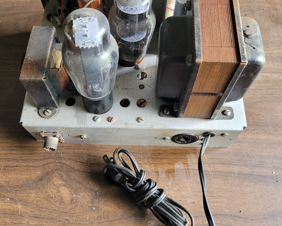 Vintage Johnson Viking Adventurer Tube Ham Radio Transmitter Powers Up ...