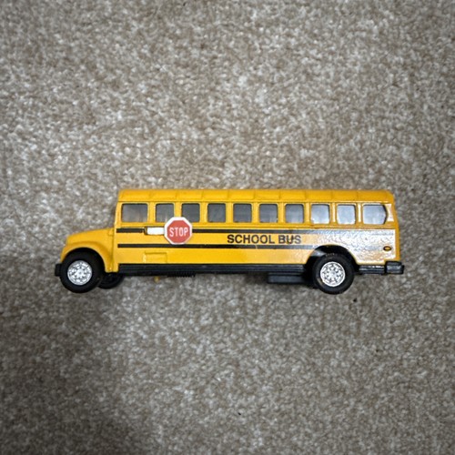 Kintoy Die-Casting School Bus No. 3218 N scale Friction Moving Toy ...