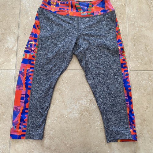 Lularoe Jade Capri Athletic Leggings S Gray Red Geometric Cropped Size ...