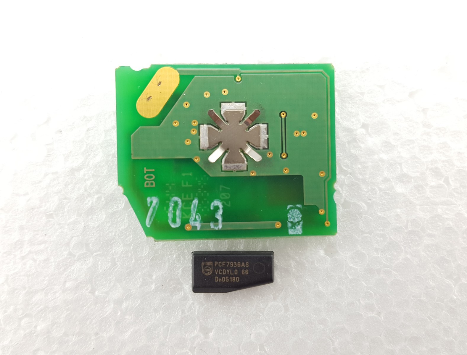 NISSAN MICRA / NAVARA / NOTE / X-TRAIL 2 BUTTON KEY CIRCUIT BOARD ...