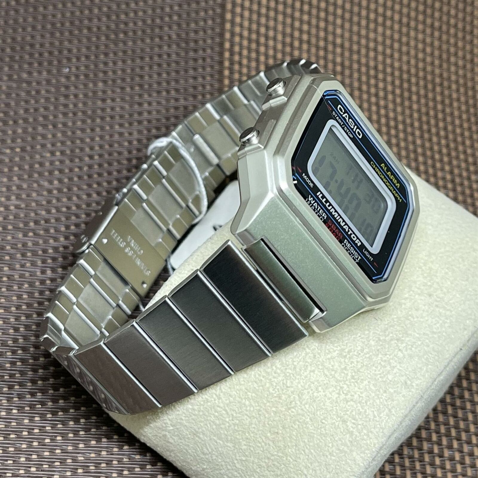 Casio B650WD-1A Montre numérique en acier inoxydable au design rétro ...