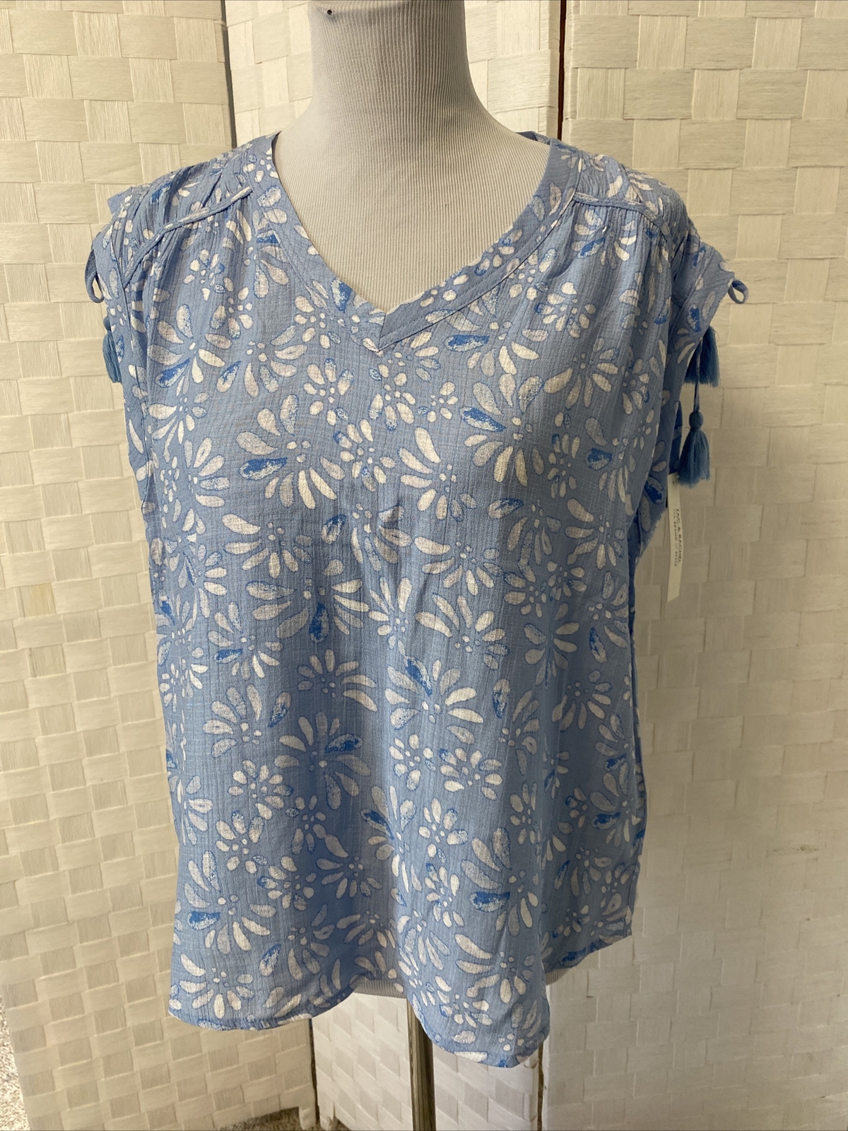 Zac & Rachel Women's Medium Blue Floral Drawstring Shoulder V-neck ...