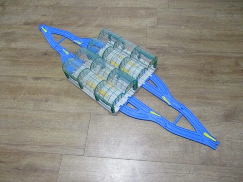 tomy trackmaster thomas the tank engine train set knapford station ...