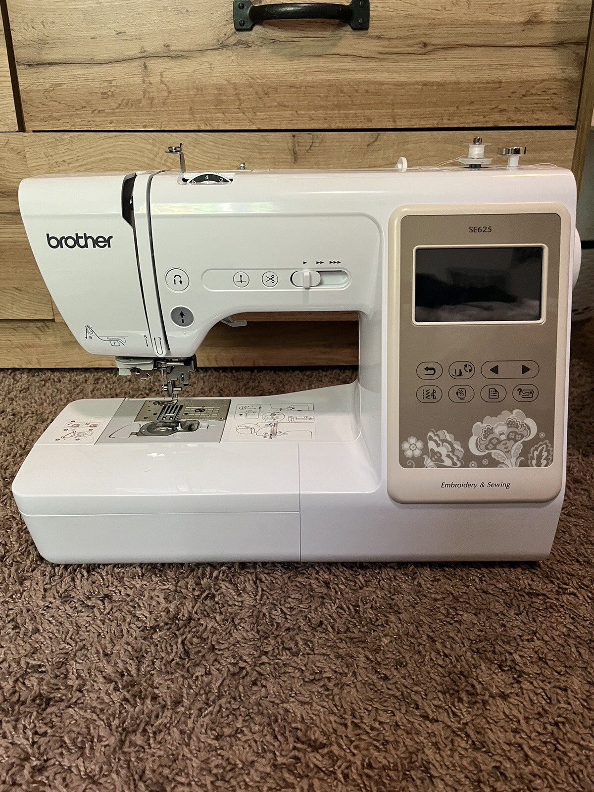 Brother SE625 Sewing and Embroidery Machine Accessories included ...