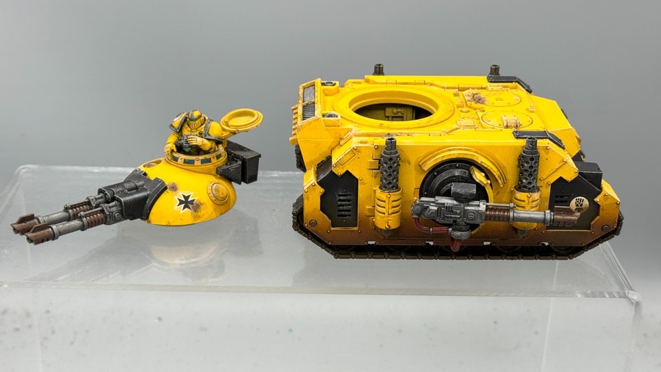 GW 40K - The Horus Heresy Imperial Fists Deimos Pattern Predator ...