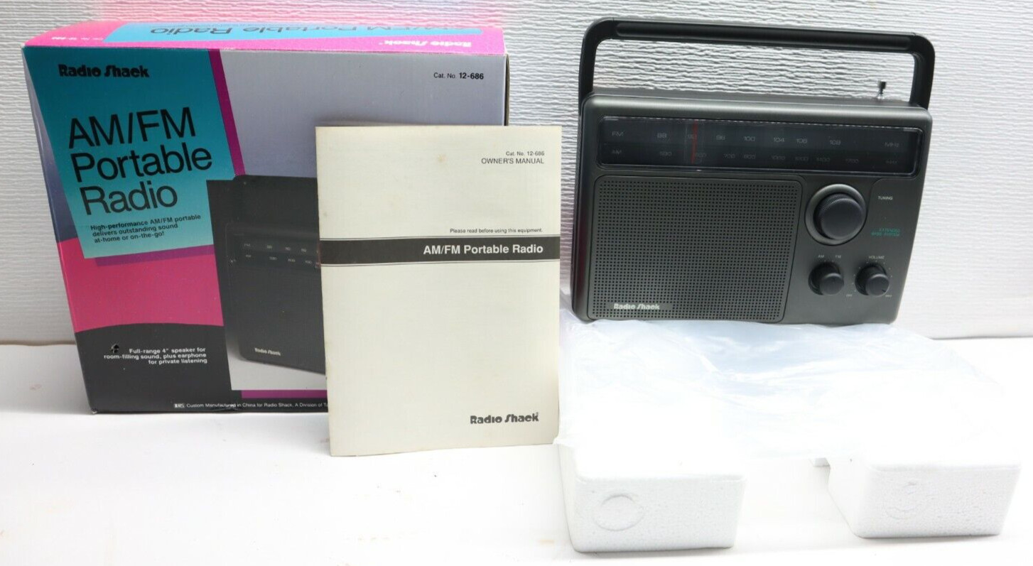 Nice NOS New Vintage Radio Shack Model 12-686 AM/FM Radio - Unused ...