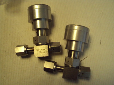 Tubing, Valves & Fittings - Female Vcr