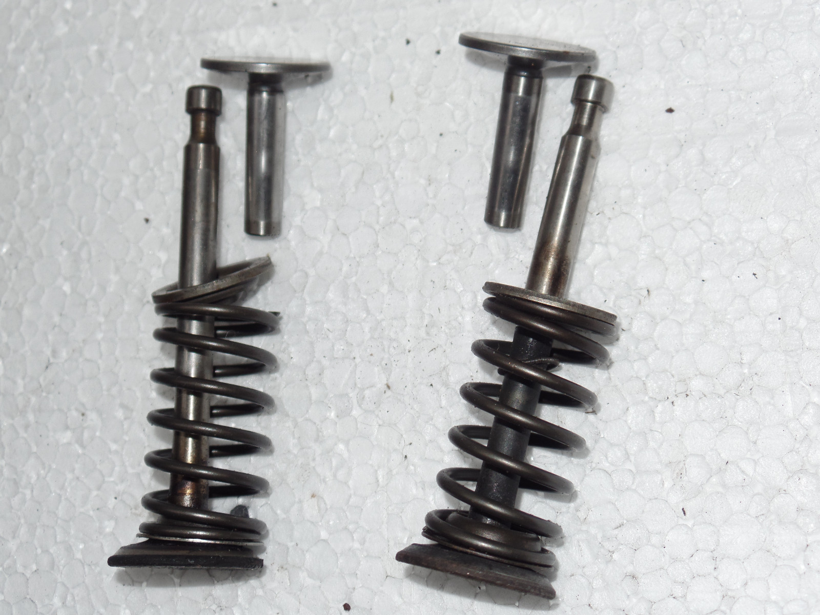 Intermotor LGA 225 Ein- und Auslassventile | eBay.de