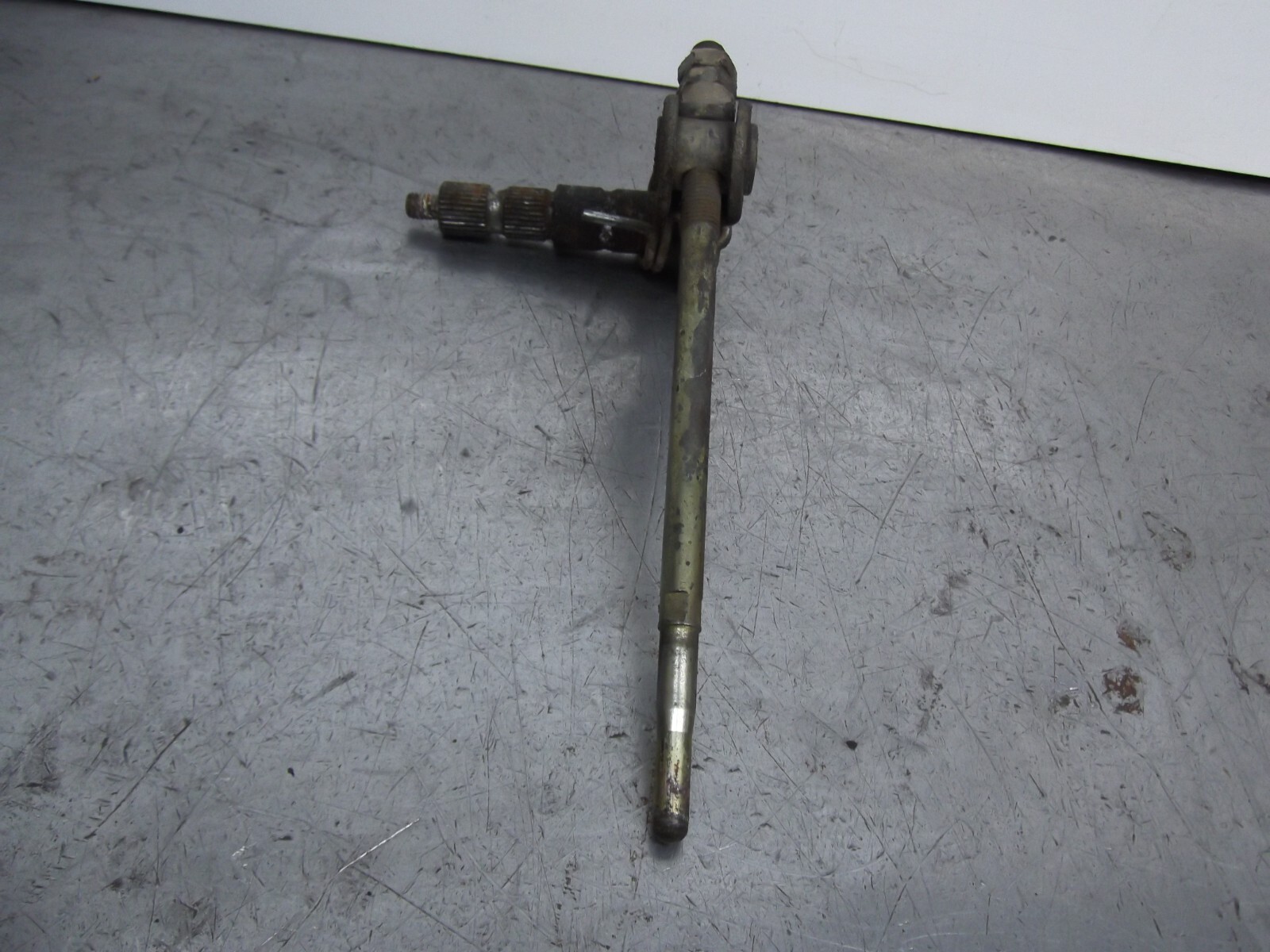 KAWASAKI Z650 REAR BRAKE PIVOT + PLUNGER | Grelly UK