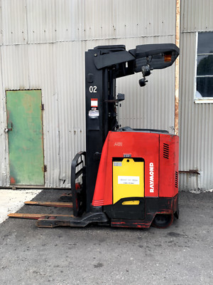Forklifts - Raymond Reach Truck