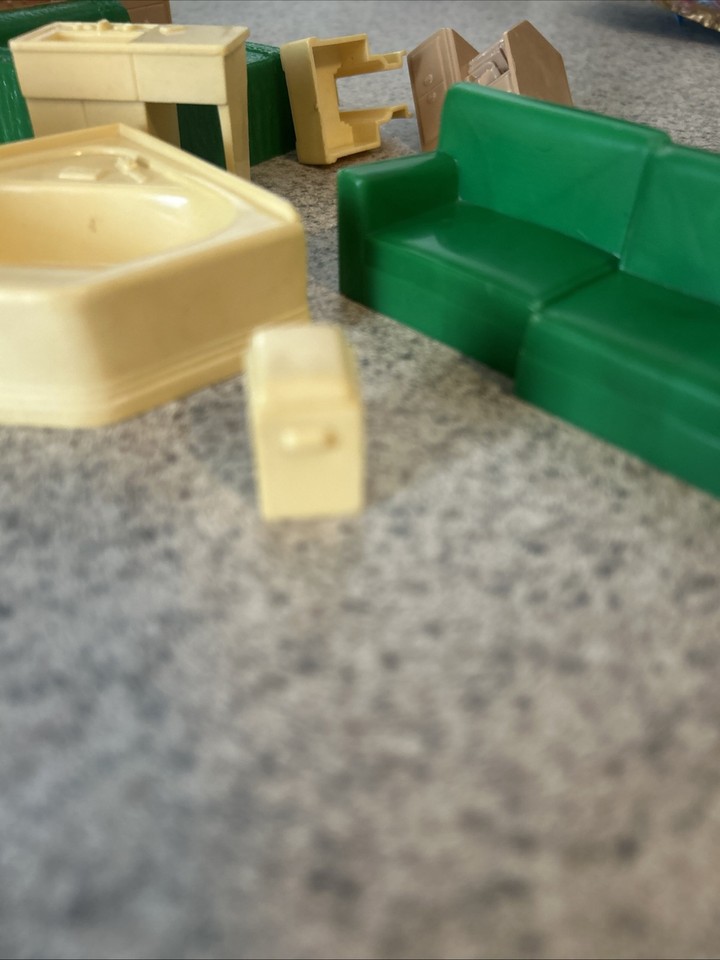 Lot Of Vintage Marx, Pyro Doll house Figures Plastic Family Furniture ...