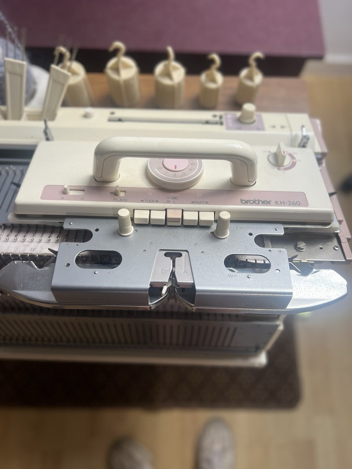 Brother KH-260 Vintage Chunky Knitting Machine With Ribber/table ...