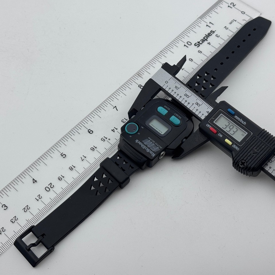 Vintage Radio Shack Quartz Digital Watch Men Black FM Radio ~ For Parts ...
