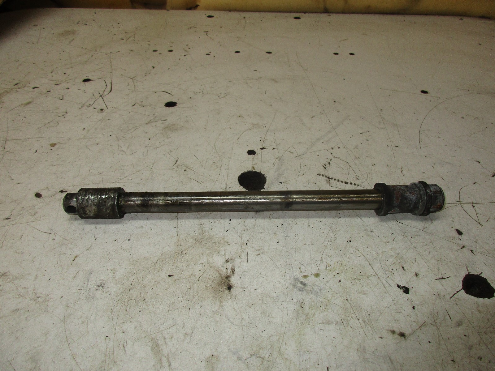 1985 83 84 85 86 Honda Shadow VT500C VT500 500 Rear Axle | eBay