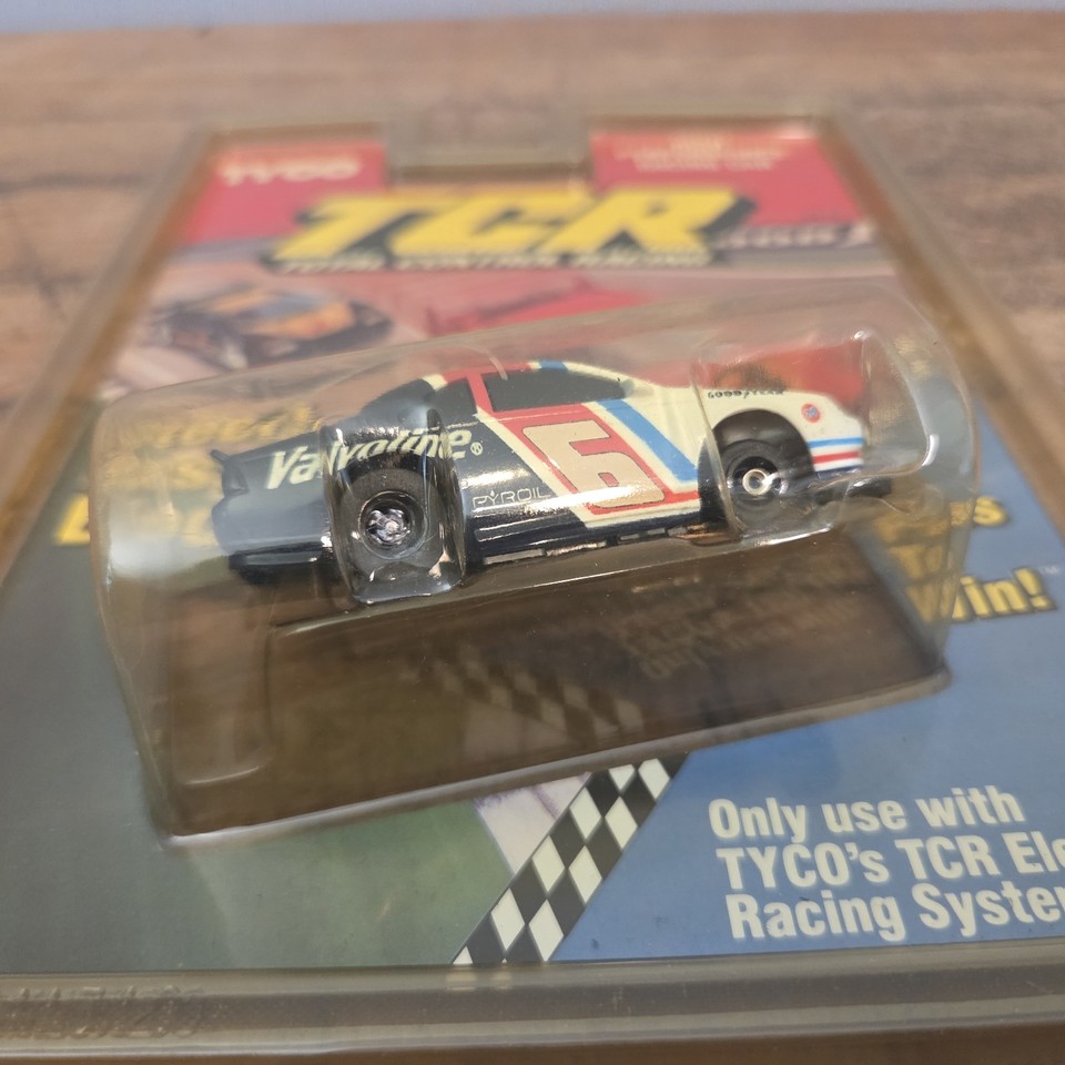 Tyco 6472 TCR Total Control Racing Valvoline 6 HO CAR NIP | eBay