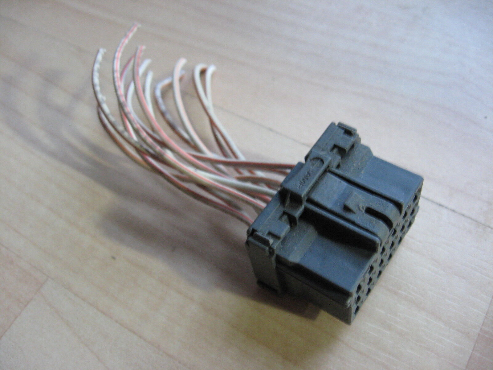 AMP Volvo VNL 968974-1 18-pin Gray Connector w/ Wiring for SLCM Module ...