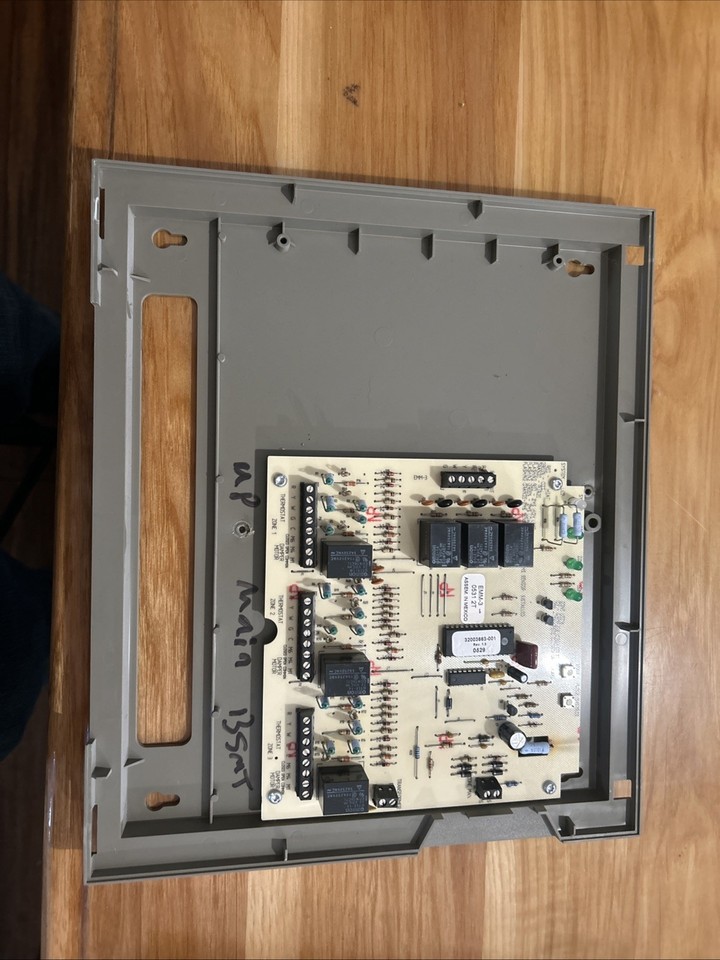 Honeywell Universal Mini-Zone 3 Zone Panel EMM-3U w/Zone Panel (USED ...