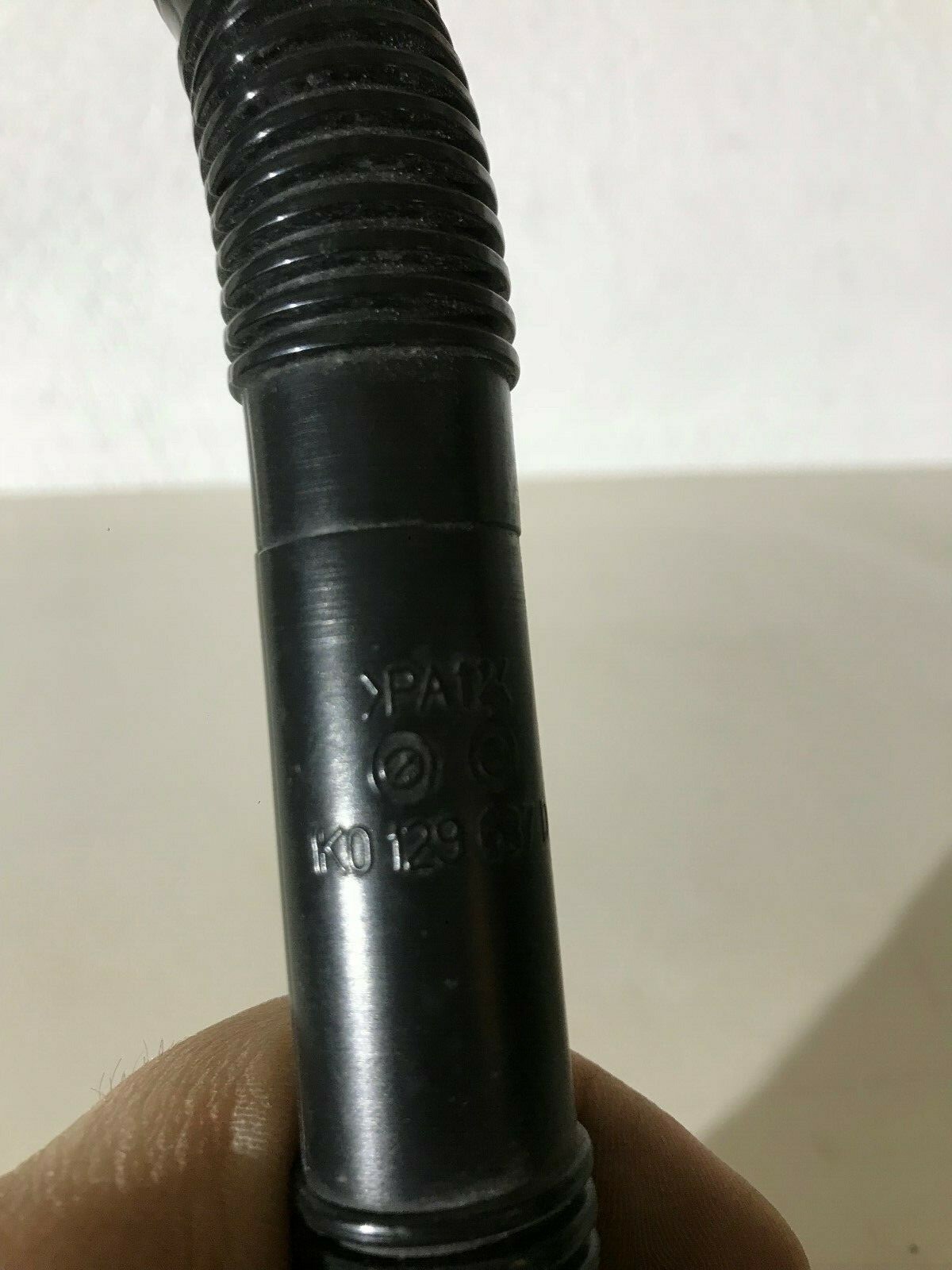 VW Luftfilterkasten Rohr Schlauch Zwangentlüftung 1K0129637D original ...