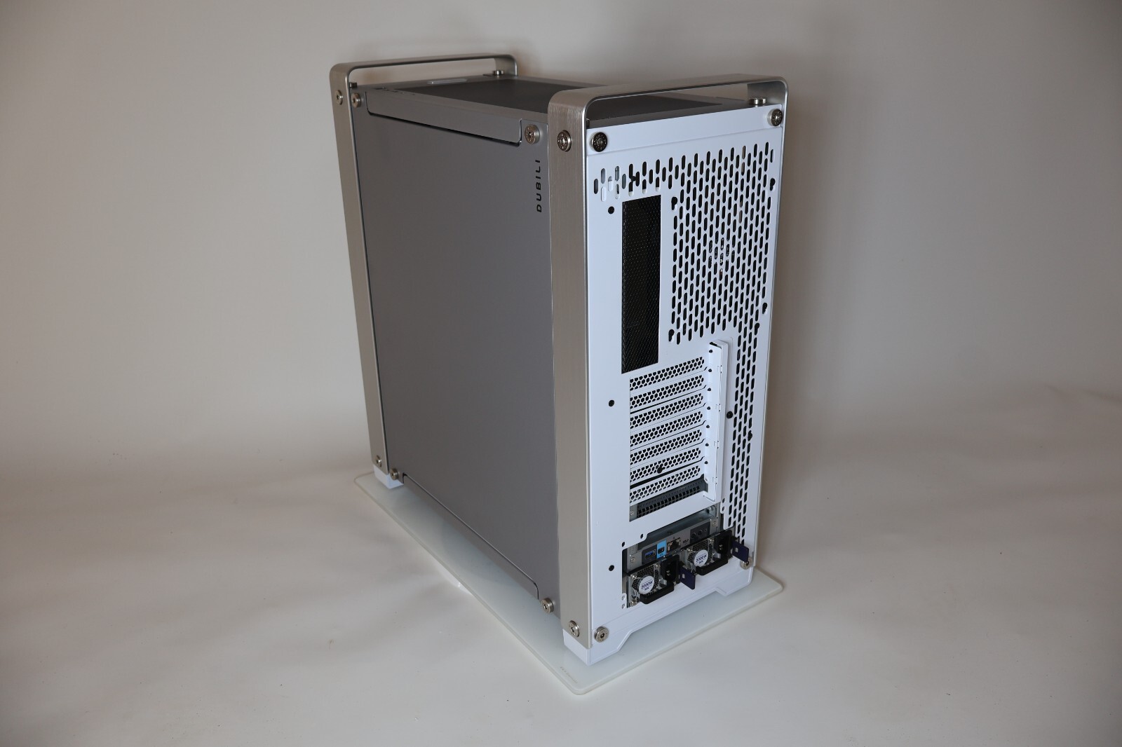 Nvidia GH200 624GB Liquid grey desktop workstation computer PC for AI ...